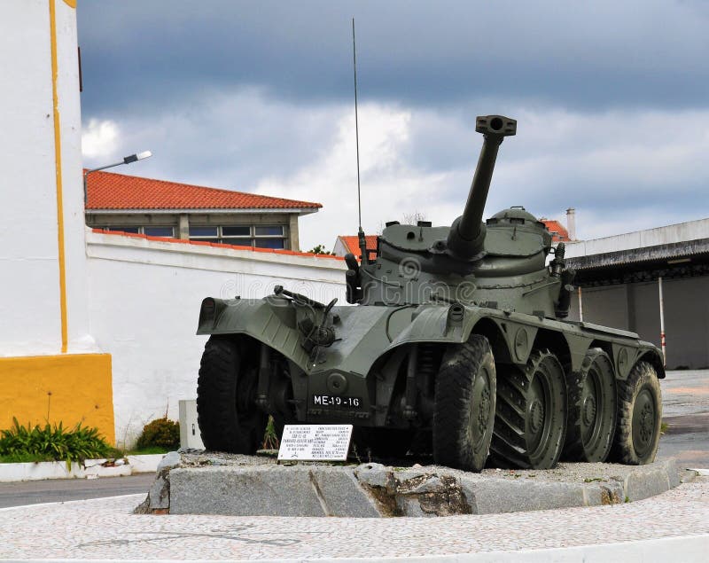El Tanque Militar Portugués Usado En Guerra Colonial Foto de archivo ...