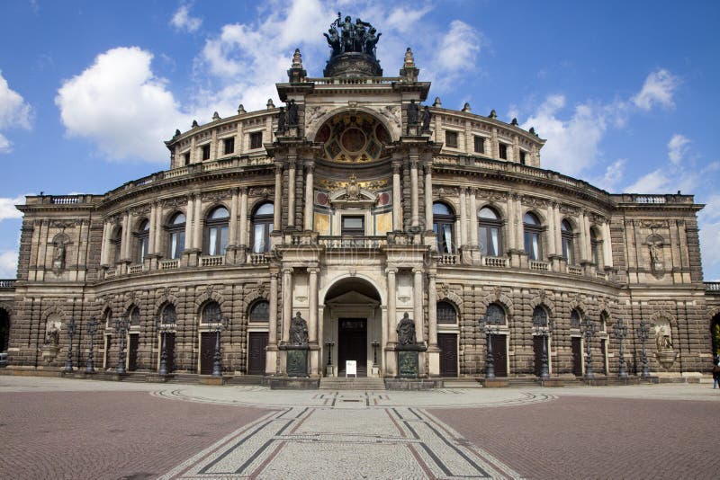 El Teatro De La ópera De Semper En Dresden Imagen de archivo - Imagen ...