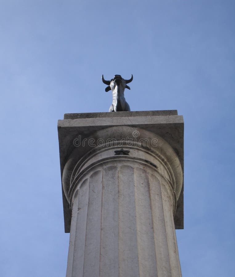 Fuente Famosa Del EL Torico En Teruel Imagen editorial - Imagen de ...