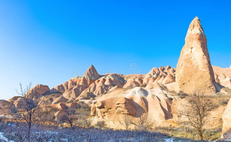 El valle seco foto de archivo. Imagen de desierto, seco - 71502434