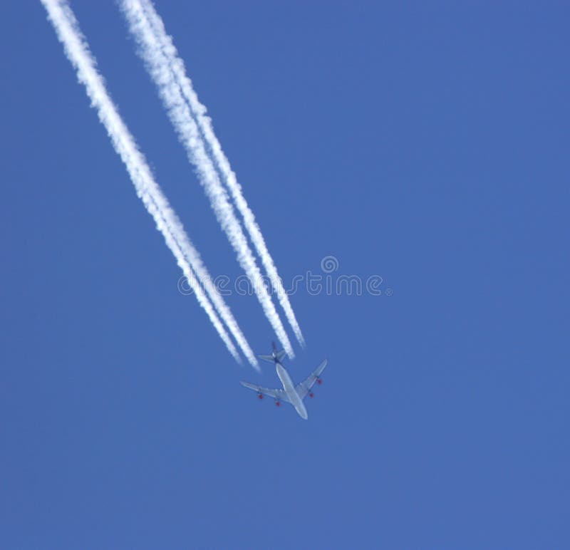El volar arriba imagen de archivo. Imagen de motores, altura - 98121