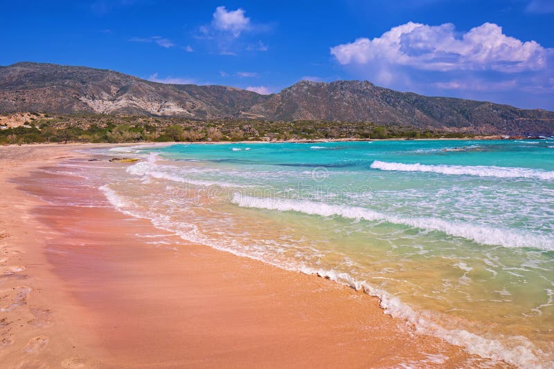 Elafonissi-Strand Mit Rosa Sand Auf Kreta, Griechenland Stockfoto ...