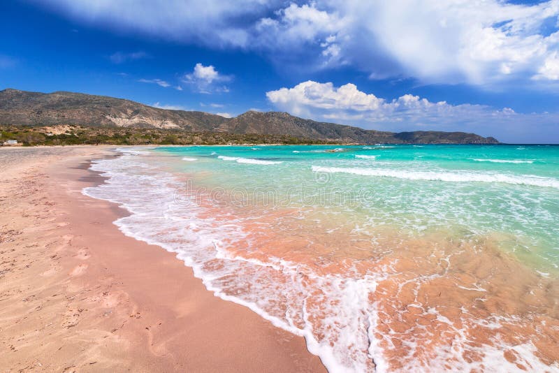 Elafonissi-Strand Mit Rosa Sand Auf Kreta, Griechenland Stockfoto ...