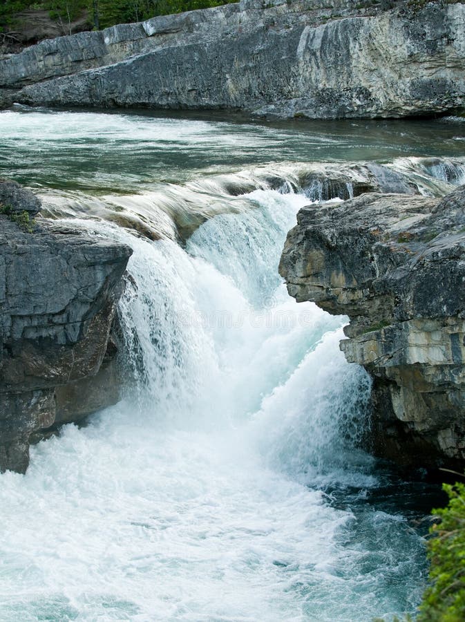 Elbow Falls at Nightfall stock image. Image of stream - 10822391