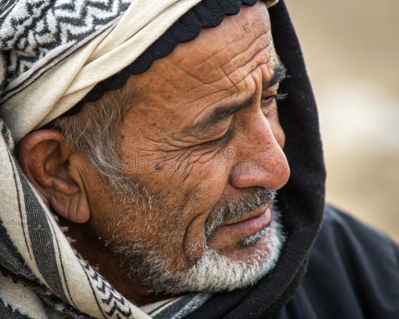 Elderly Middle Eastern Man in Traditional Clothes Editorial Photo ...