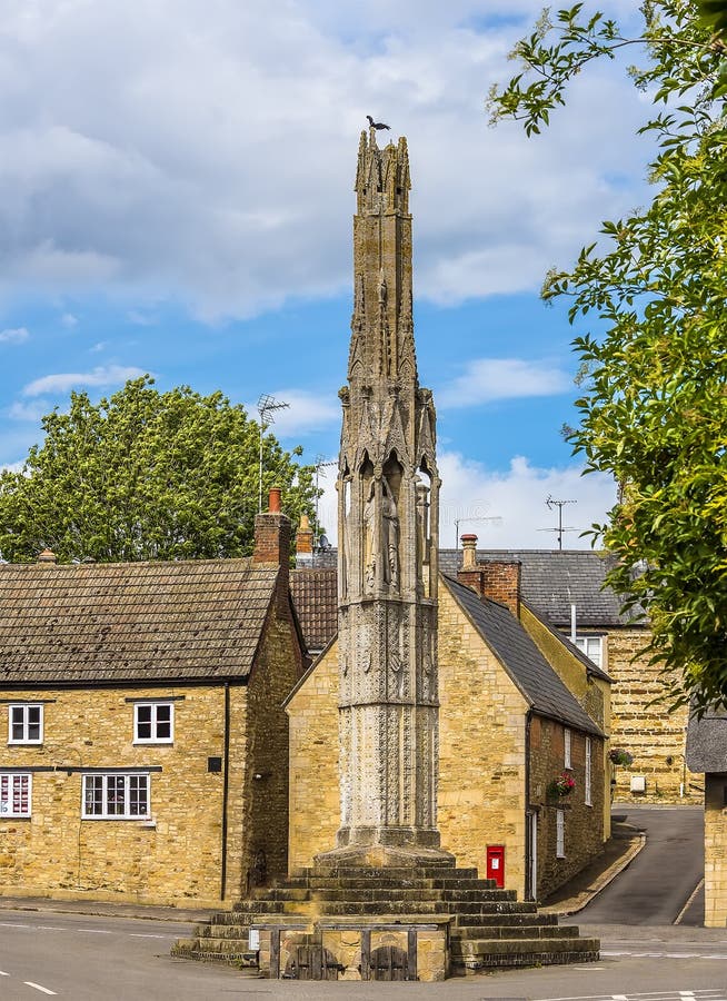 Eleanor Cross Monument at Charing Cross Station Stock Image - Image of ...