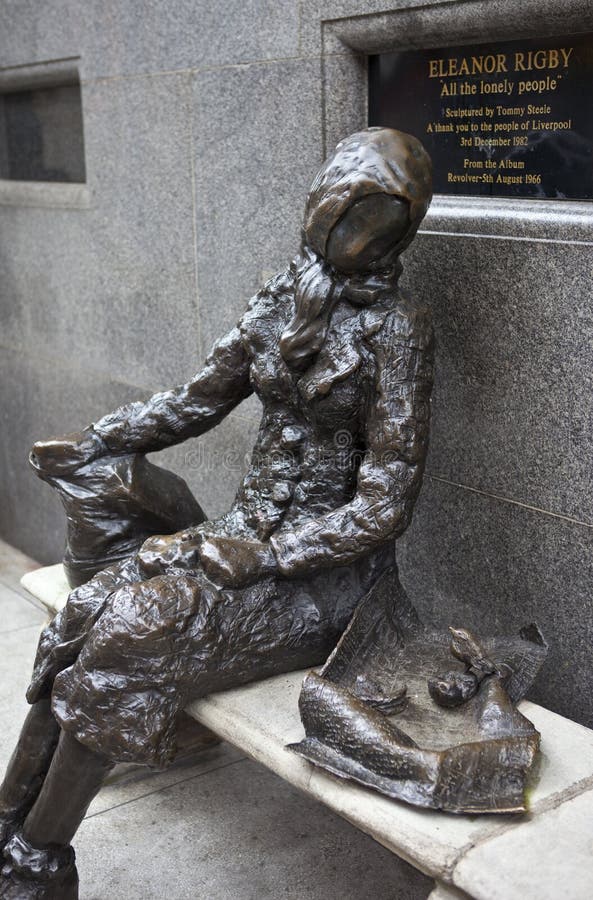 Eleanor Rigby Sculpture Em Liverpool Foto de Stock Editorial - Imagem ...