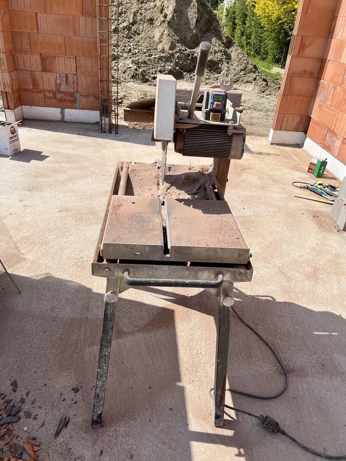 Electric Building Block Cutting Machine Stock Photo - Image of workman ...