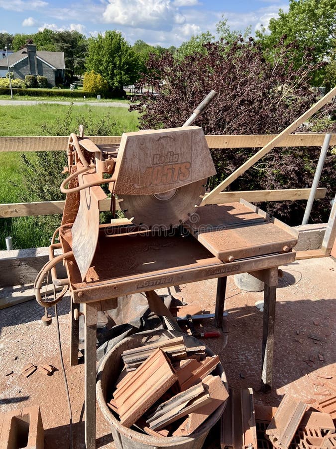 Electric Building Block Cutting Machine Stock Image - Image of feet ...