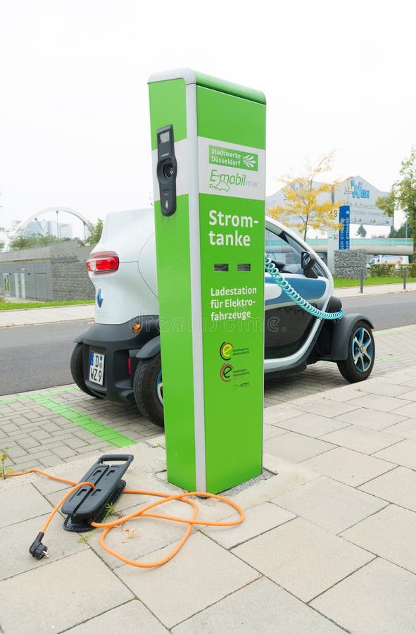 145 Car Electric Loading Sustainable Photos - Free & Royalty-Free Stock ...