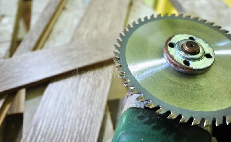 Electric Grinder for Working on Wood. the Disc with Teeth Makes it Easy ...