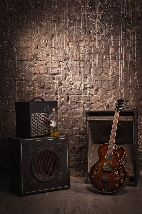 568 Electric Guitar Amplifier Old Stock Photos - Free & Royalty-Free ...