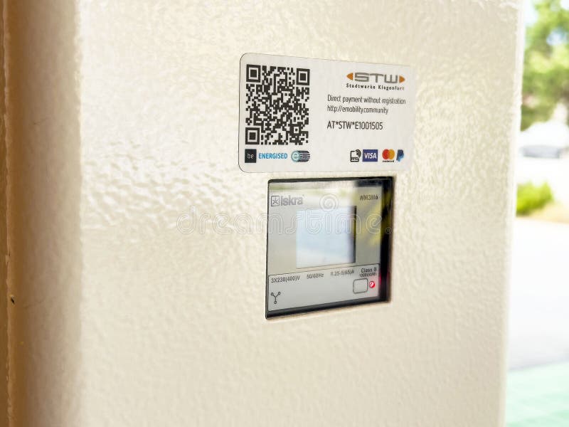 Electric Vehicle Charging Station Display with Digital Payment and Qr ...