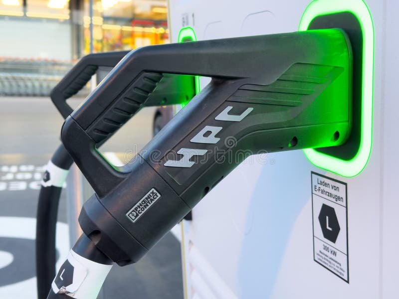 Electric Vehicle Charging Station with Hpc Connector for Fast Charging ...