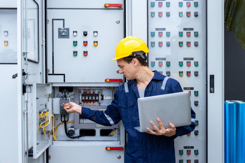 489 Electrical Engineer Working Control Room Stock Photos - Free ...