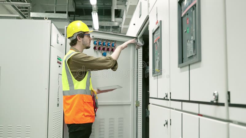 Electrical and Instrument Technician Maintenance Electric System at ...