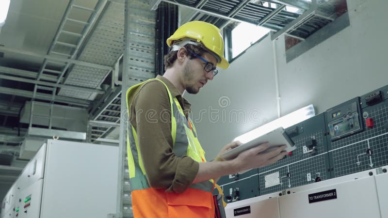 Electrical and Instrument Technician Maintenance Electric System at ...