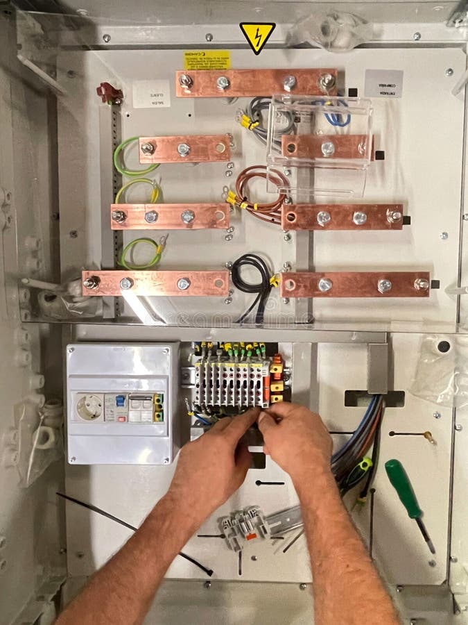 180 Equipment Overhead Electrical Installation Stock Photos - Free ...