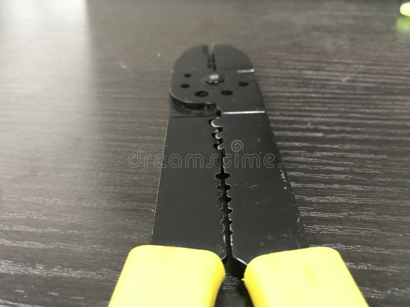 Electrical Wire Crimping Tool Image for Electrical Wiring Purpose Stock ...