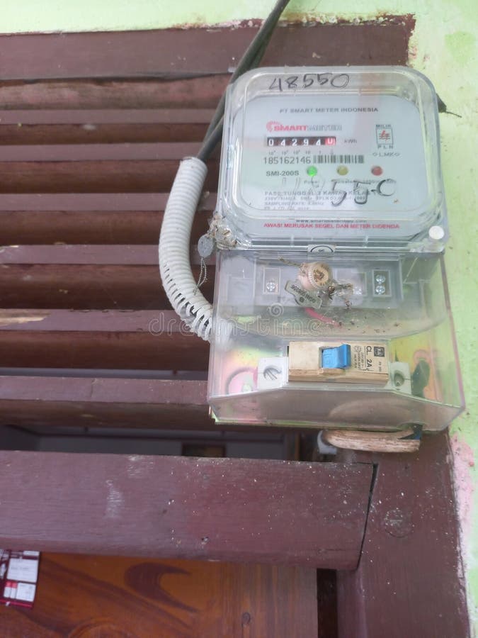 The ELECTRICITY METER in the WALL Editorial Photo - Image of house ...