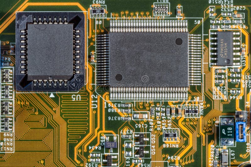 Electronic Circuit and Chips Details at CD-ROM Personal Computer ...