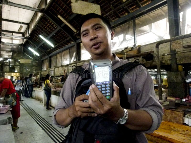 Electronic data capture editorial image. Image of solo - 73427045