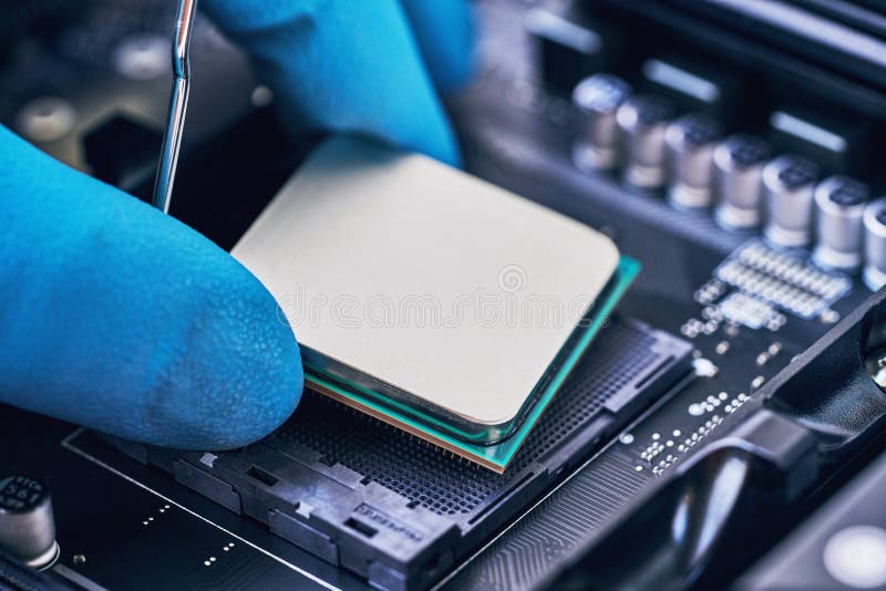 Electronic Engineer of Computer Technology. Installing the Processor on ...