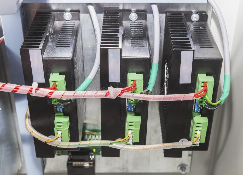 Electronic Equipment that Controls Milling Machine with Computer ...