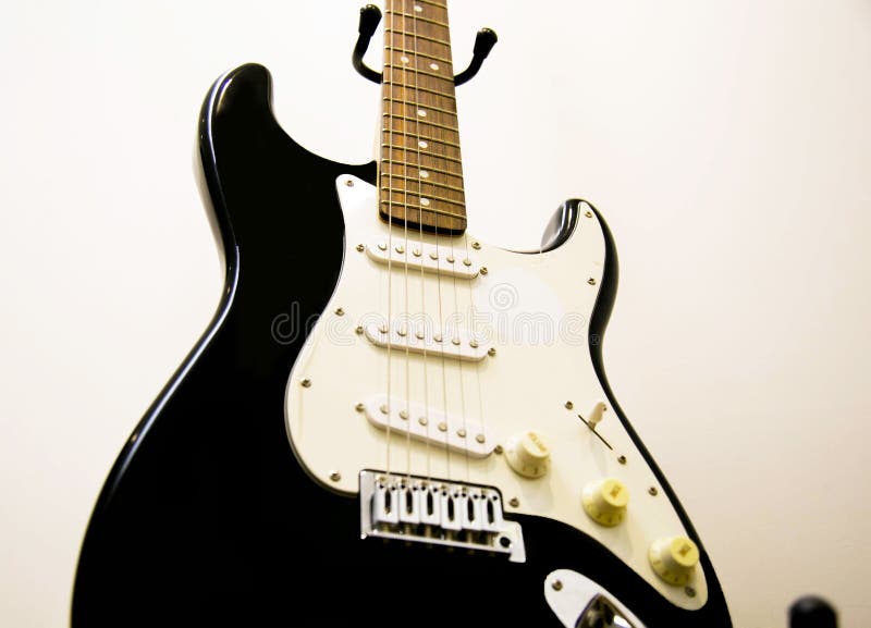 Electronic guitar stock image. Image of studio, eletronic - 32794519