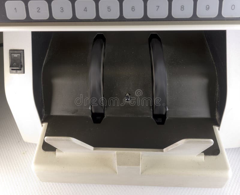 Electronic Money Counter Machine is Counting is Counting the American ...
