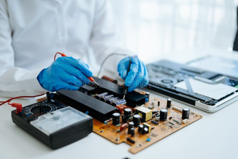 Electronics Technician, Electronic Engineering Electronic Repair ...