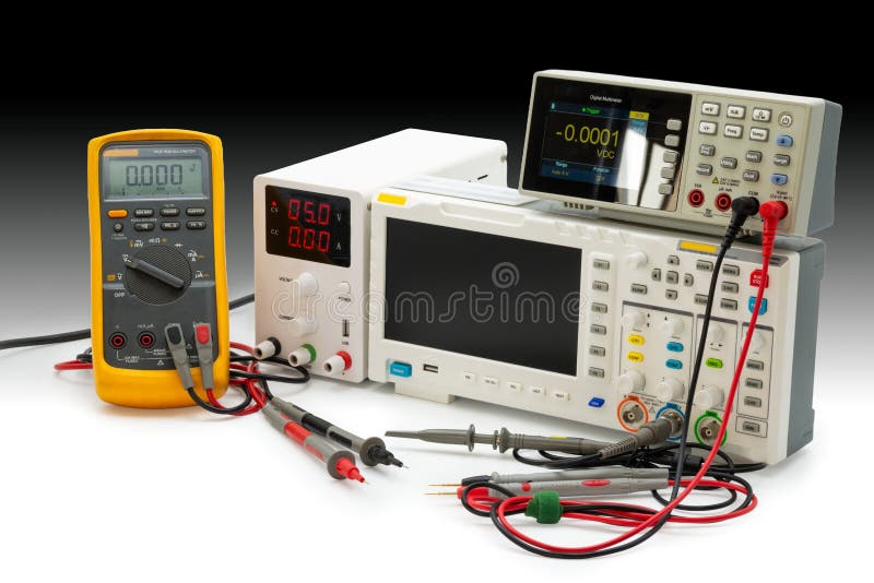 Electronics Workbench with Multimeter, Digital Oscillator and Power ...