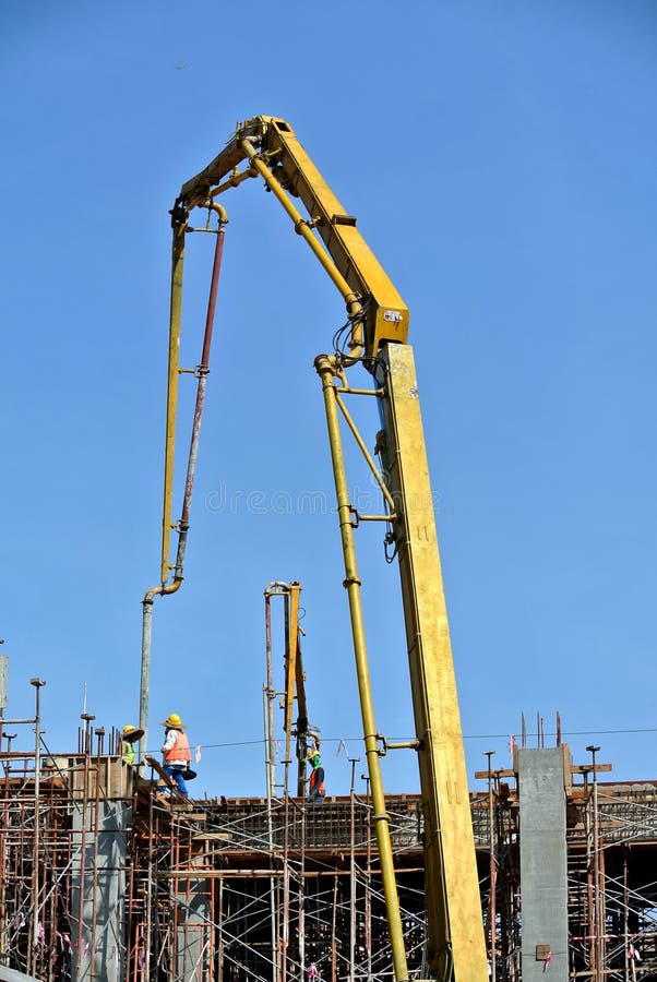 Elefant-Kran Oder Betonpumpe-Kran Stockbild - Bild von druck ...