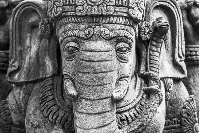 Elefante De Buda En El Parque Imagen de archivo - Imagen de religioso ...