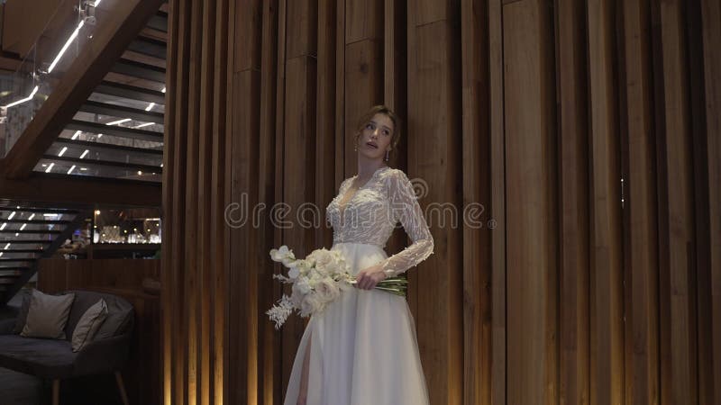 An Elegant Bride in a Beautiful and Modern Setting for a Perfect ...
