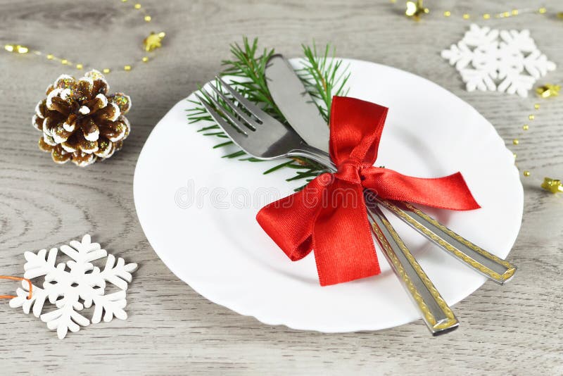 Christmas Table Setting. Christmas Dinner Plate and Cutlery Stock Image ...