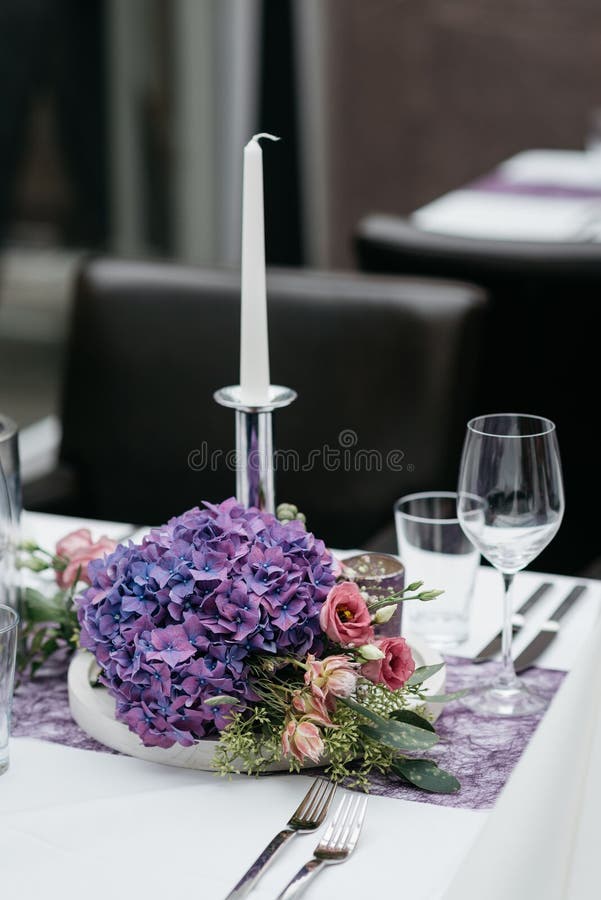 Elegant Table Setting with Purple Hydrangea Centerpiece Stock Photo ...