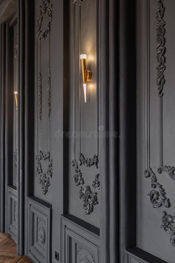 Elegant Wall Design Showcasing Intricate Molding and Decorative ...