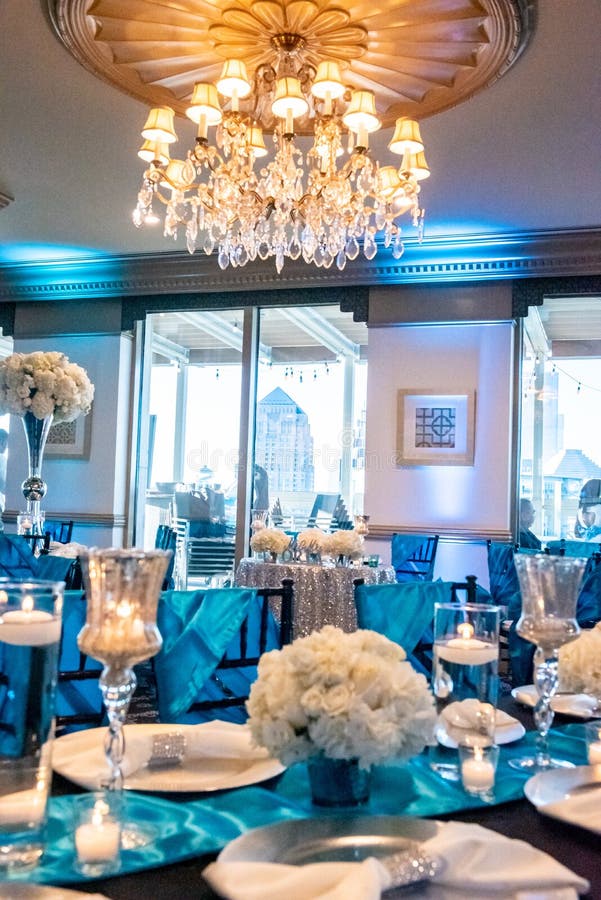 Elegant Wedding Table Setup with Beautiful Floral Decorations Stock ...