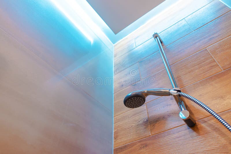 Elegante Open Douche stock foto. Image of douche, huishouden - 97765534