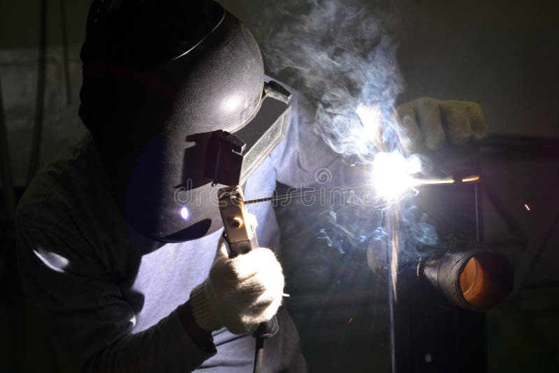 Elektrisch Lassen Op Workshop 4 Stock Afbeelding - Image of werkplaats ...