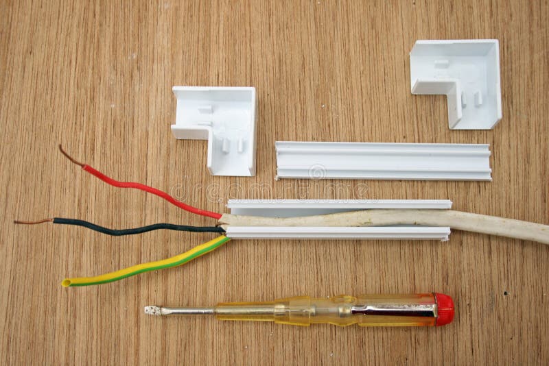 Elektrische Bedrading in Een Stalen Buis Van Een Huis Met Een ...