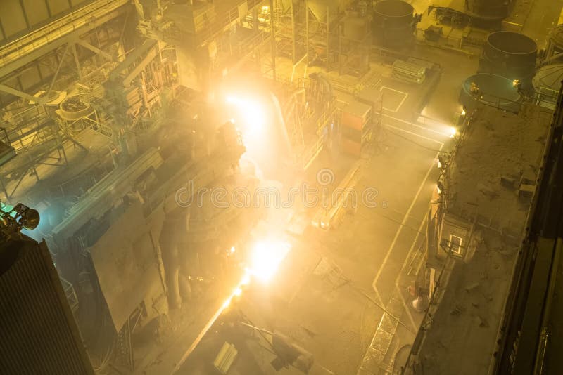 Electroarc Ofen An Der Metallurgischen Anlage Stockfoto - Bild von ...