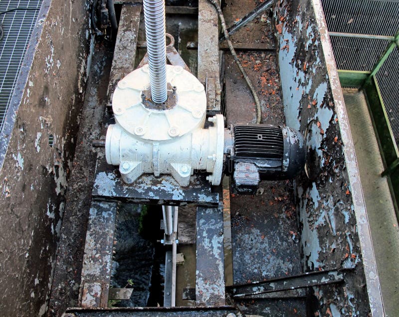 Elektromotor Zum Ritzelwelle-Antrieb Stockfoto - Bild von rotor ...