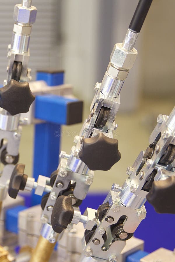 Elementos De Diversas Sujeciones Industriales Foto de archivo - Imagen ...