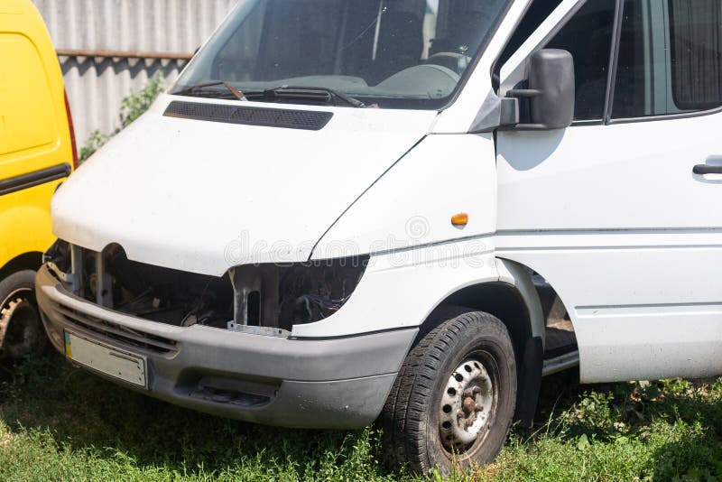 Elementos De Un Coche Averiado Imagen de archivo - Imagen de fondo ...