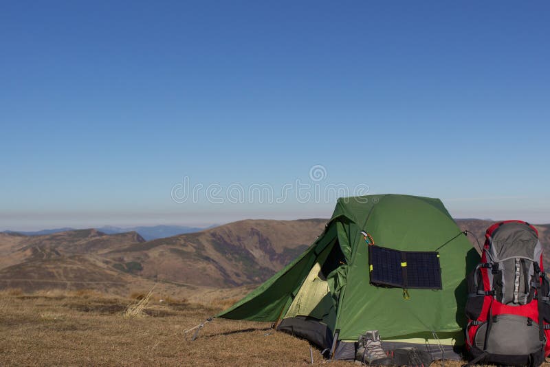 Elementos que acampan foto de archivo. Imagen de libertad - 65429464