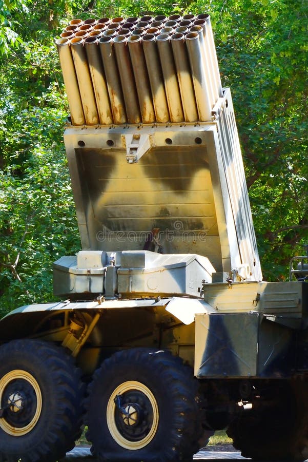 BM-21 Grad 122-mm Multiple Rocket Launcher on Ural-375D Chassis ...