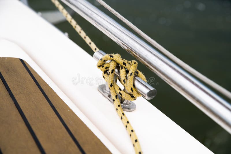 Yacht cleat and line stock photo. Image of ocean, water - 24467596