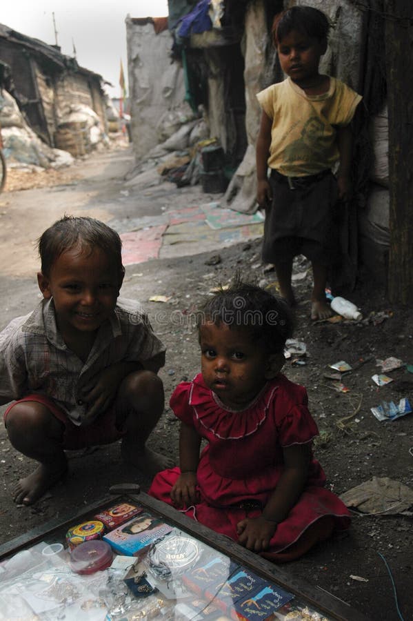 Arme Kinder in Indien redaktionelles stockfoto. Bild von armut - 15391453